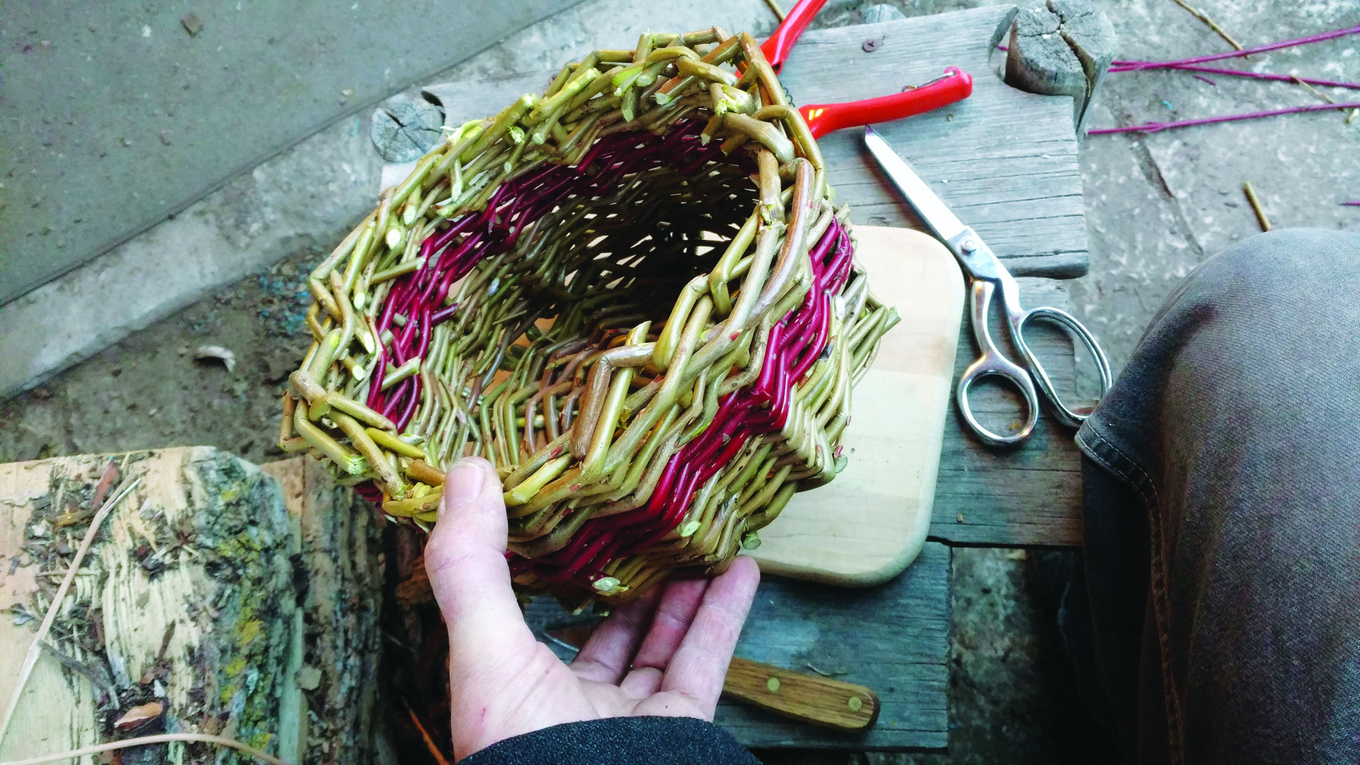 Handcrafted Forager’s Basket – Mother Earth News